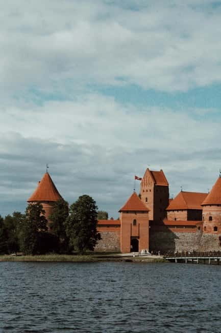 Vilnius to Trakai Island Guided Tour with Chocolate Tasting - Why This Tour Stands Out