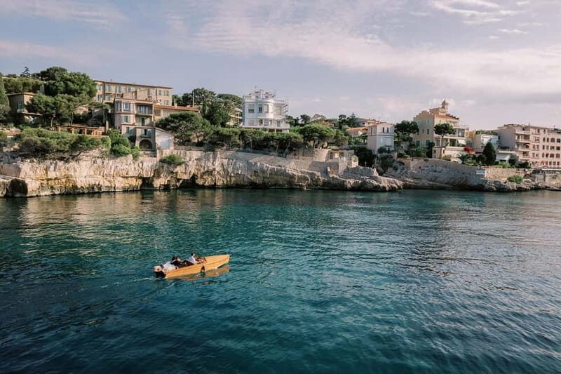Vintage boat tour of Marseille Old Port for couples (1h) - The Itinerary: What You’ll See and Feel