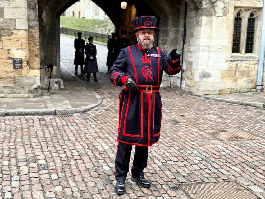 VIP Tower of London Beefeater Meet & Greet and Royal London - What’s Included and What’s Not