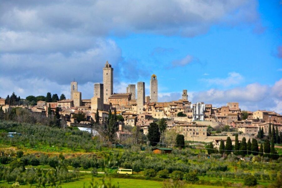 Visit Siena and San Gimignano with lunch at a family farm - Who Will Love This Tour?