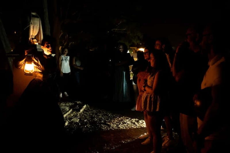 Visita teatralizada nocturna al Cementerio Inglés de Málaga - Why Visiting the Cemetery at Night is Special