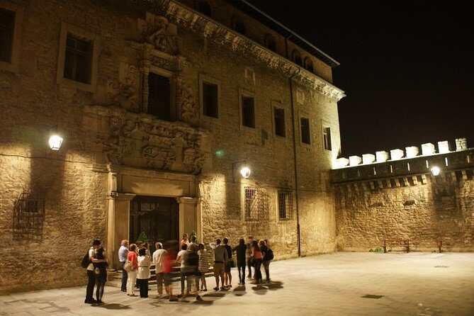 VITORIA DE LEGEND night tour - The Significance of the Lantern Museum and City Walls
