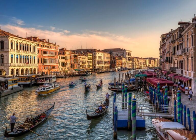 Walking Tour and Gondola Ride in Enchanting Venice - Who Should Consider This Tour?