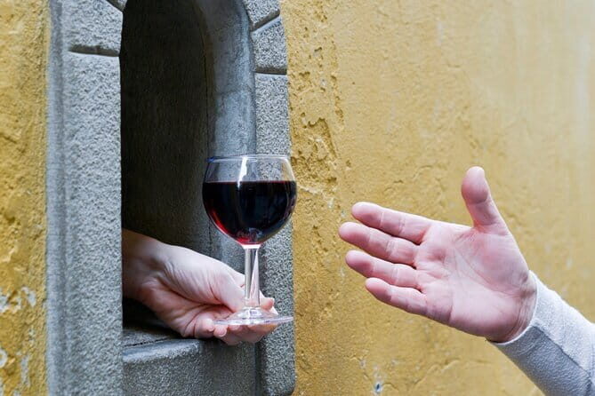 Walking Tour and Wine Experience in Florence - Discovering Florence’s Lively Squares