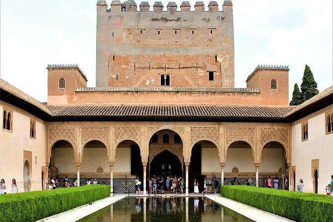 Walking tour in Alhambra, Nasrid Palaces and Generalife - Authentic Traveler Perspectives