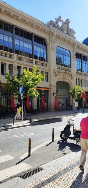 Walking Tour in Porto with Unique Polaroid Photos as a Gift - Detailed Breakdown of the Experience