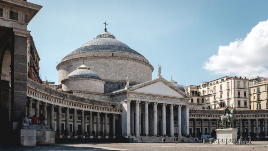 Walking tour of the Royal Naples - The Guide: Knowledge Is Power