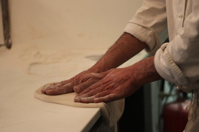 Walking Tour & Pizza Making - The Pizza Making Experience