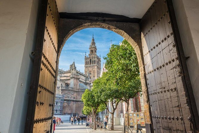 Walking tour through the old Jewish quarter of Santa Cruz. - Why You Should Consider This Tour