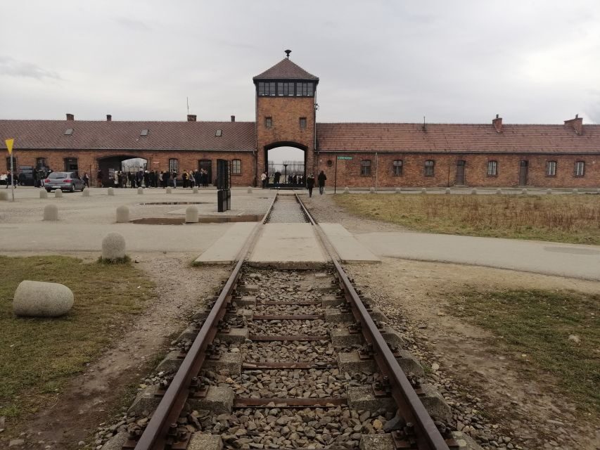 Warsaw: Auschwitz-Birkenau and Krakow Tour by Car - Real Experiences from Travelers
