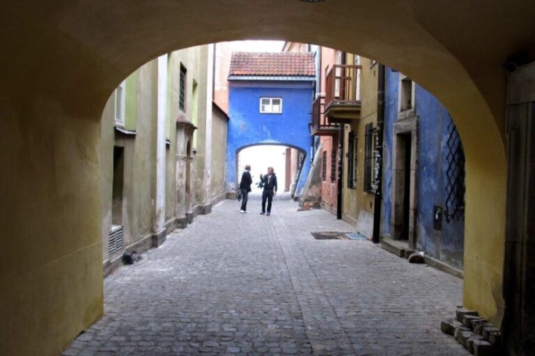 Warsaw: Classic Highlights Private Tour by Vintage Car - Why This Tour Is Worth Considering