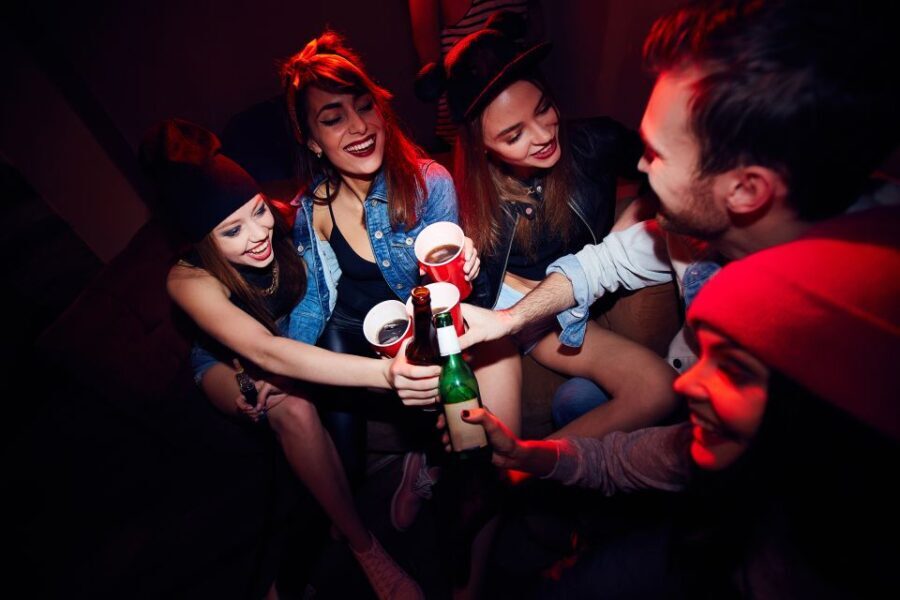 Warsaw: The Original Pub Crawl - The Vibe and Guides