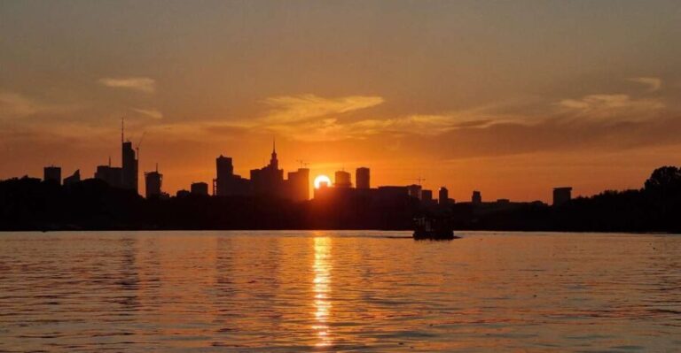 Warsaw: Vistula River Sunset Cruise with Welcome Drink - Who Should Consider This Experience?