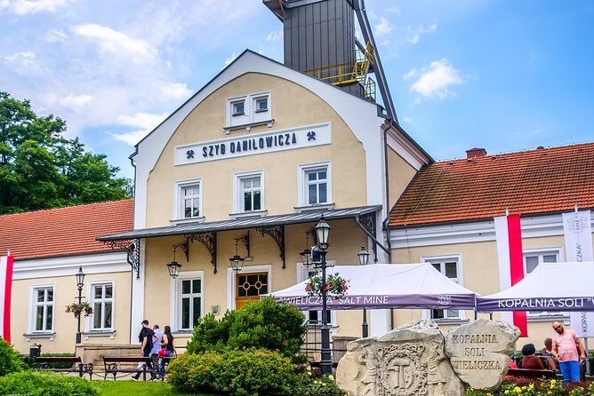 Wieliczka Salt Mine guided tour from Krakow with pickup options - The Itinerary in Detail