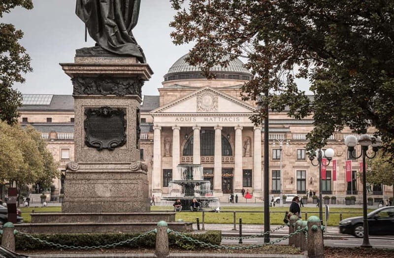 Wiesbaden: Kurhaus Wiesbaden - public guided tour - Discovering the Wiesbaden Kurhaus: An Architectural and Cultural Treasure