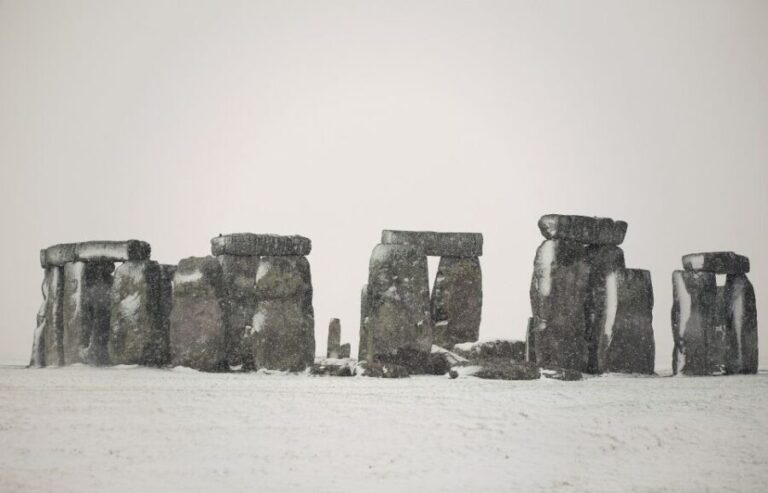 Windsor, Bath, Stonehenge & Salisbury with Christmas Lunch - An In-Depth Look at the Itinerary
