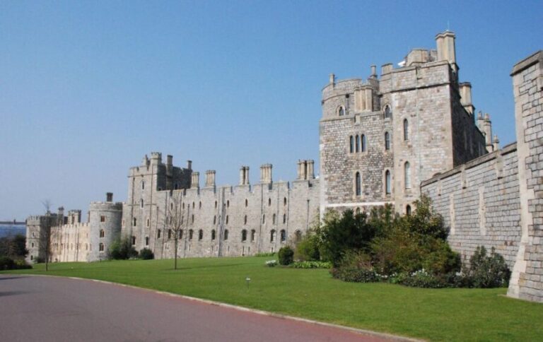 Windsor Oxford Cotswold Private Tour including Admissions - The Windsor Castle Experience: Royal Splendor in a Historic Fortress