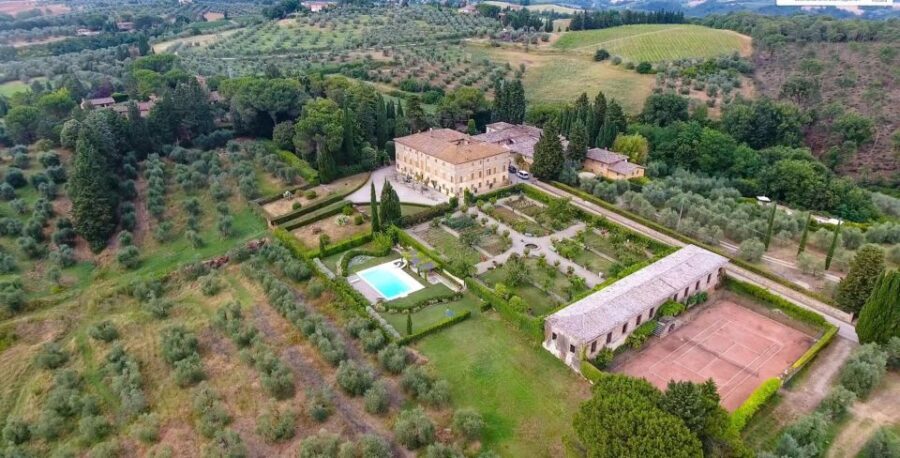 Wine Experience in an Organic Chianti Winery - In-depth Breakdown of the Experience