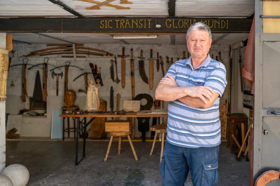 Workshop with the Master Stonemason of San Donato - The Details of the Experience