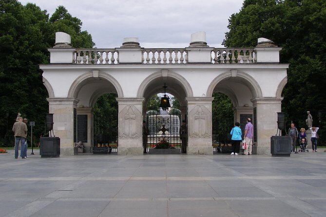 World War II Warsaw Private Tour with Military Cemetery - Who Should Consider This Tour?