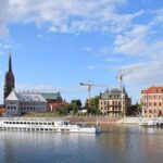Wrocaw: Long City Walk and Luxury Ship Cruise (for groups) - The Cruise: Sailing on the Oder
