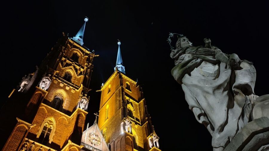 Wrocaw: Old City Night Walk and Gondola Ride - Exploring Wrocław’s Magical Nightscape
