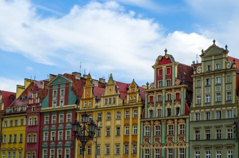 Wrocaw: Ostrów Tumski and Old Town Highlights Private Tour - Exploring Ostrów Tumski