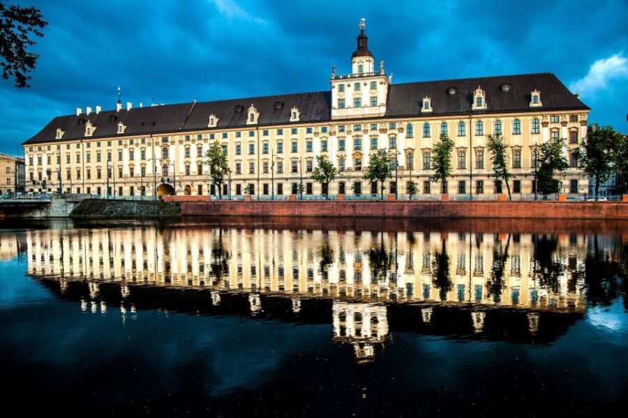 Wroclaw: City of 100 Bridges 4-Hour Private City Tour - Discovering Wroclaw’s Historic Heart