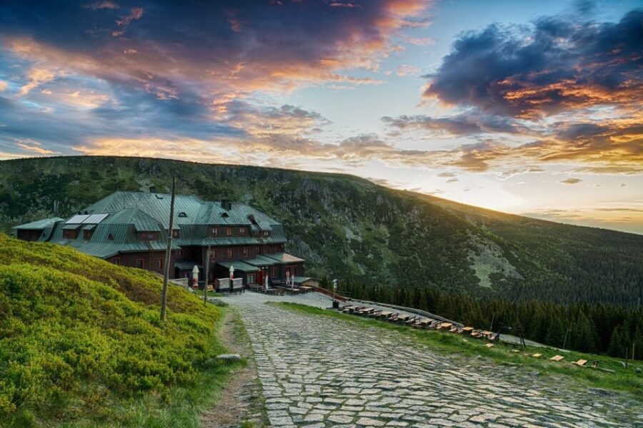 Wroclaw Day Tour to Giant Mountains, Karpacz, Palaces Valley - Exploring the Itinerary