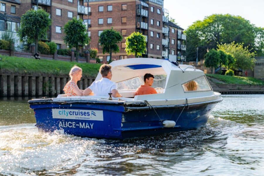 York: Self-Steer Boat Rental - What You Can Expect from the Self-Steer Boat Hire