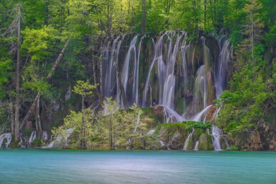 Zadar: Plitvice Lakes Guided Day Tour with Tickets - What Sets This Tour Apart