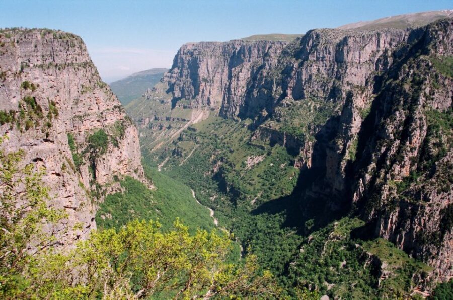 Zagori: Vikos Gorge full-day guided hike - The Experience in a Nutshell