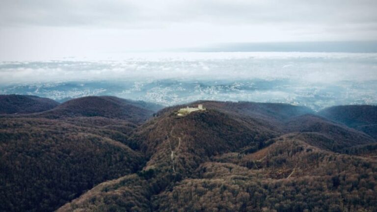 Zagreb: The Heart of Croatia - Medvedgrad - Private tour - Exploring Gornji Grad (Upper Town)