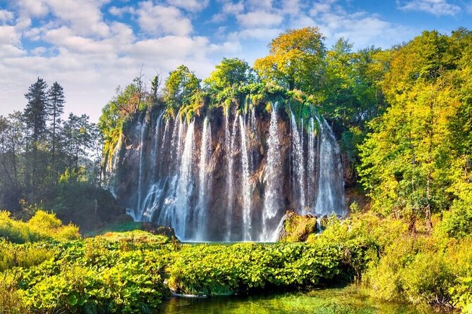 Zagreb to Split via Plitvice Lakes (3 hours stop is included) - Key Points