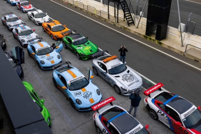 Zandvoort: Driving Experience at the Formula 1 Race Track - Testing Skills and Adrenaline in Challenging Conditions