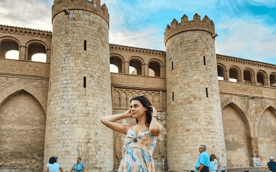 Zaragoza: Complete tour, one thousand and one nights experience with dinner - The Guide & Overall Value