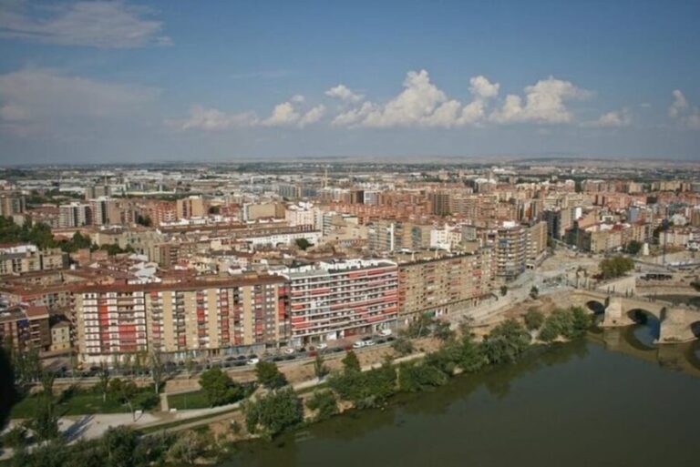 Zaragoza : Private Custom Walking Tour with a Local Guide - Final Thoughts