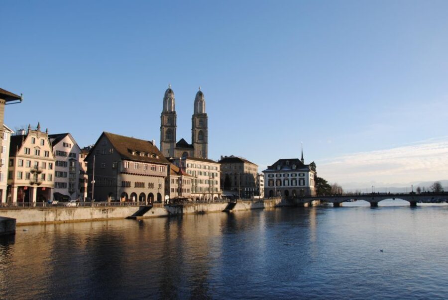 Zurich: 360° city walk including hidden spots - Exploring Zurich: What the Tour Offers