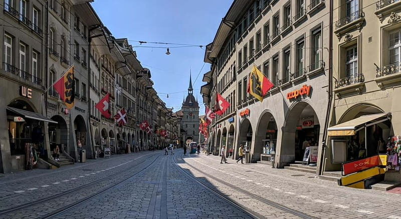 Zurich : Guided walking tour with a local - Practical Details & Value