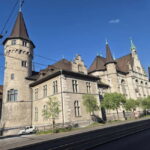 Zurich: Old Town Walking Tour - Visiting Fraumünster: Art and History Collide