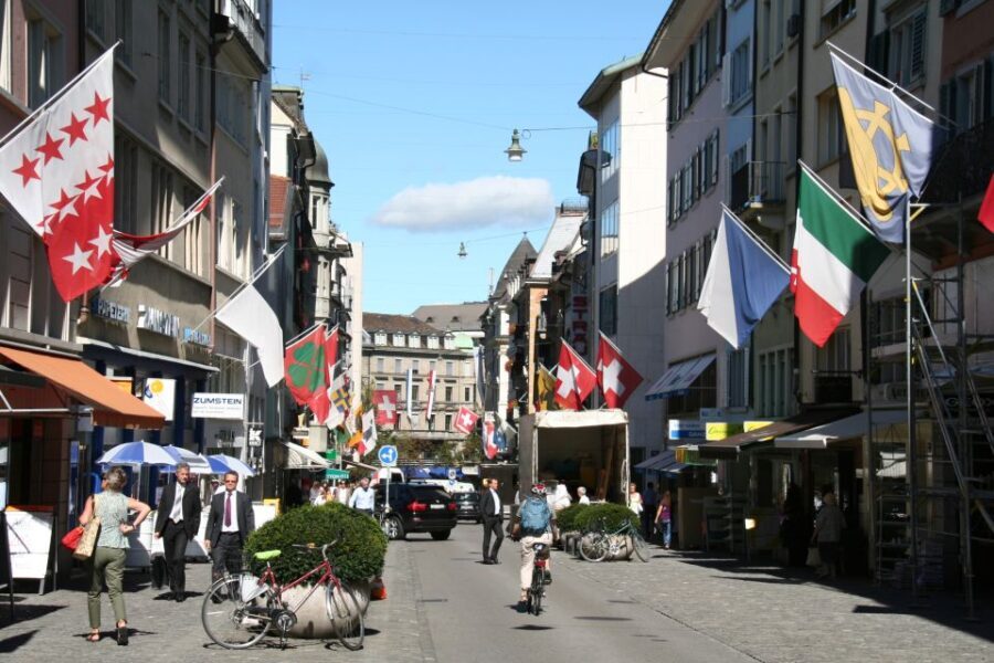 Zurich: Private Walking Tour with a Local Guide - What You Can Expect on the Tour