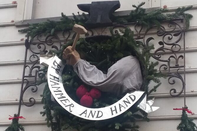1 Hour Christmastide Walking Tour in Virginia Past and Present - Authentic Experiences and Personal Touches