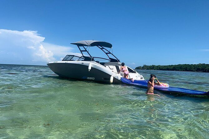 19 Ft boat tour around the Miami Bay, 2 or 4 hours, 6 people - Final Thoughts: Who Should Consider This Tour?