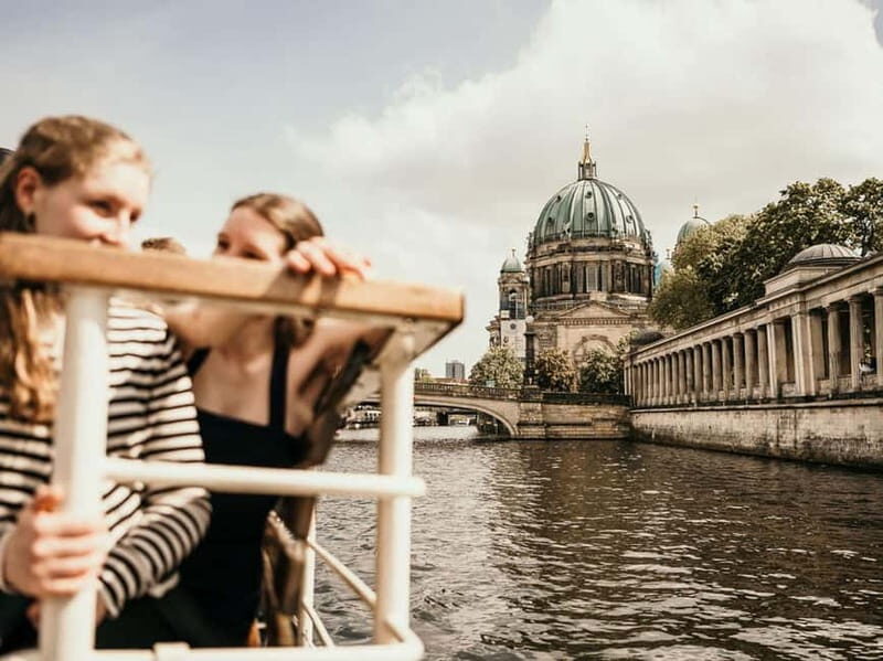 1h Berlin-Cruise with 140 year old electrified steamship - An In-Depth Look at the Experience