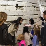 1h30 - Louvre Highlights optional 'families with kids' - Eng/Esp - Who Is This Tour Best For?
