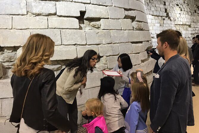 1h30 - Louvre Highlights optional 'families with kids' - Eng/Esp - Who Is This Tour Best For?