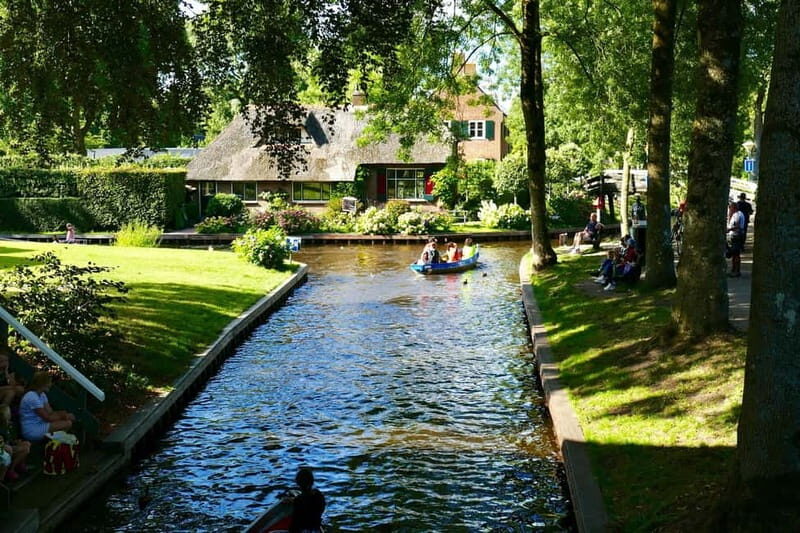 2 hour Luxury Private Closed Boat Tour with Local Guide - What You Can Expect from the Tour