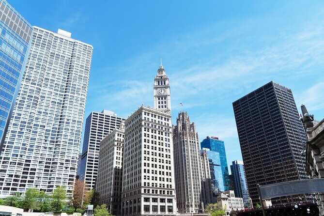 2 Hour Magnificent Chicago Tour with Photos and Popcorn - What the Experience Feels Like