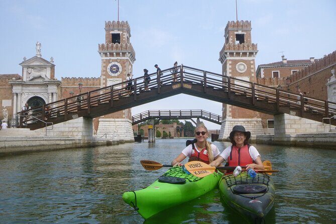 2 Hour Venice Canal Kayak Tour - Premium experience by day - What You Can Expect on the Water