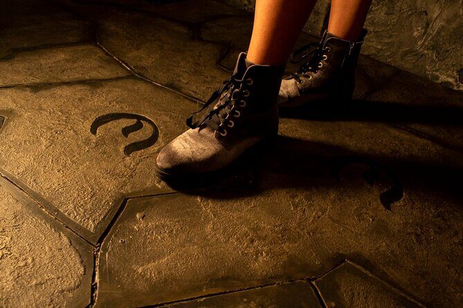 2 Hours Escape Room A Knight To Escape - The Splendid Setting: Castle and Dungeon